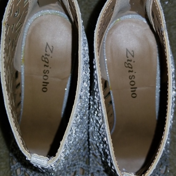 Zigi Soho | Shoes | Zigi Soho Drift Caged Rhinestone Evening Sandals ...